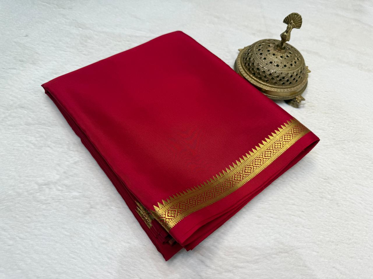 Luxury Ethnic Soft Silk Saree Inspired by Temple Architecture with Int ...